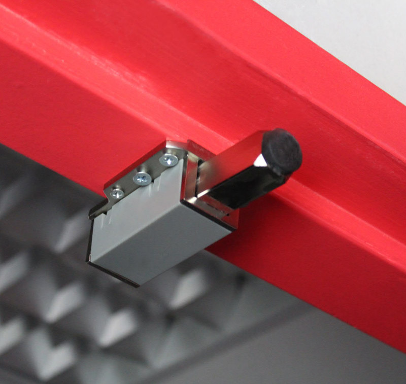 Klämskydd för dörrar i offentlig miljö - Door Slam Stopper | HomeSafety